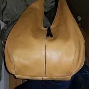 Bags | Kenneth Cole Tan Leather Slouchy Shoulder Bag Guc | Poshmark